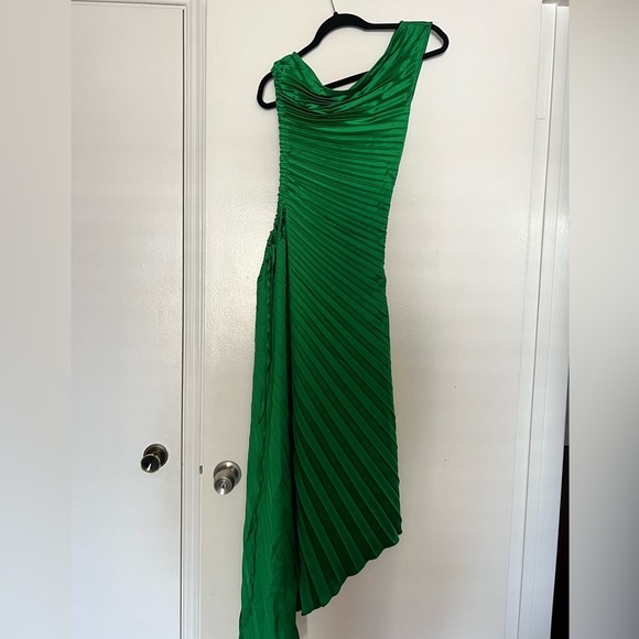 Commense | Dresses | Green Satin Dress | Poshmark
